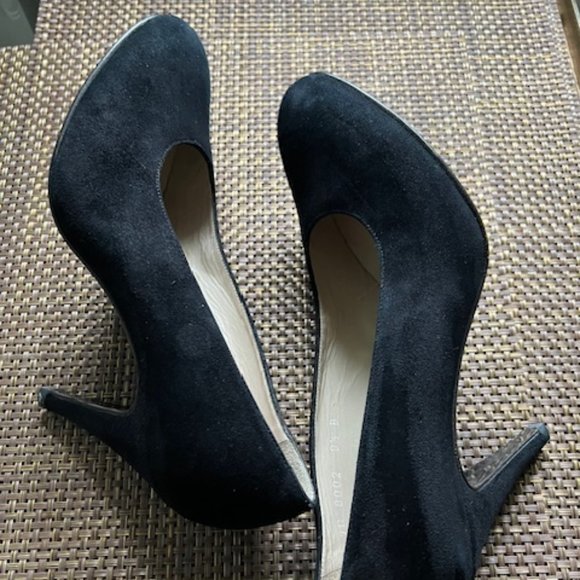 Isaac Mizrahi | Shoes | Vintage Isaac Mizrahi Black Suede Pumps Size 85 ...